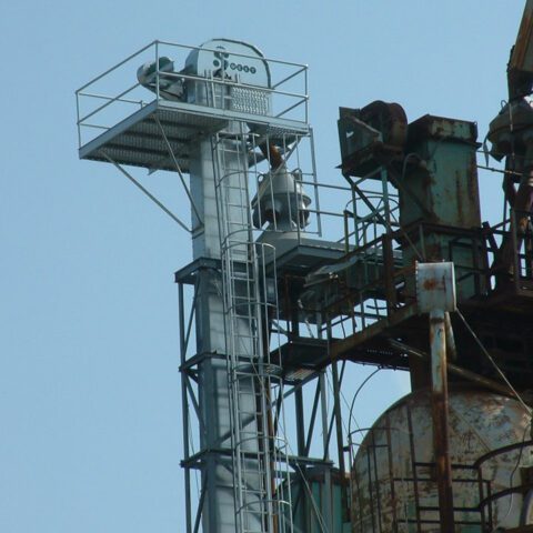 Industrial Bucket Elevators - Sweet Material Handling